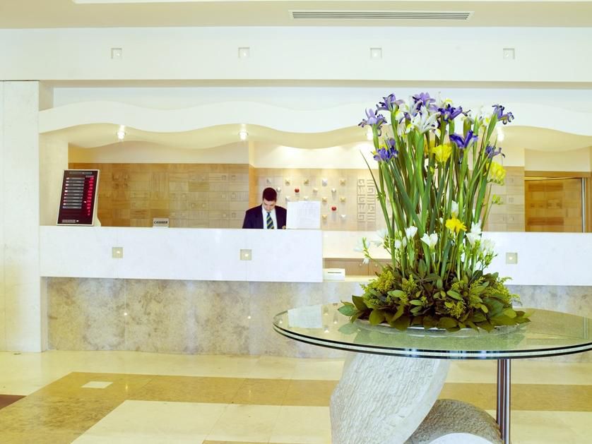 Hotels in Airport W: Holiday Inn Athens - Attica Av Hotel in Airport W ...