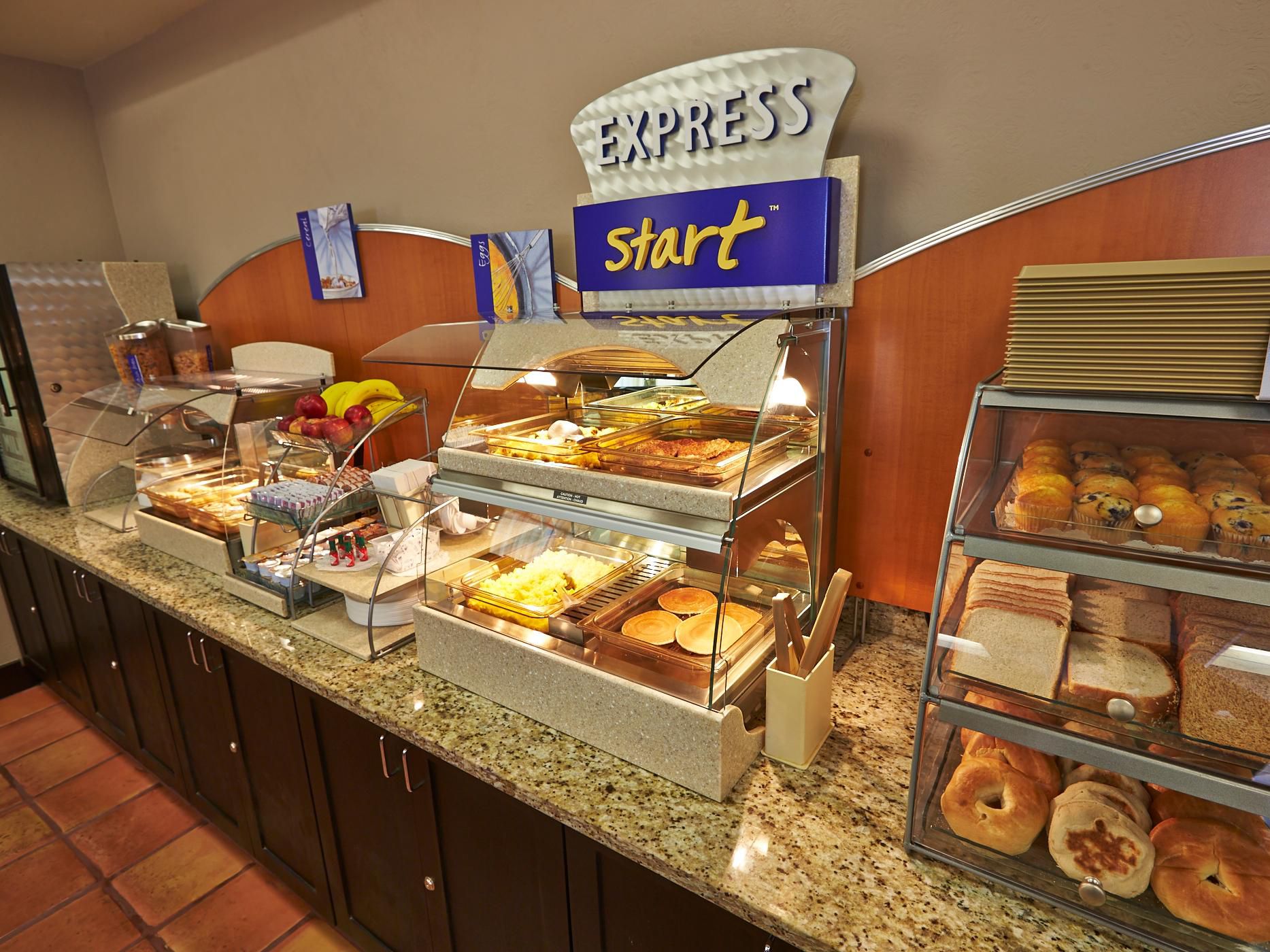 Holiday Inn Express El Caney Lodge Dining Options - Fort Buchanan Hotel