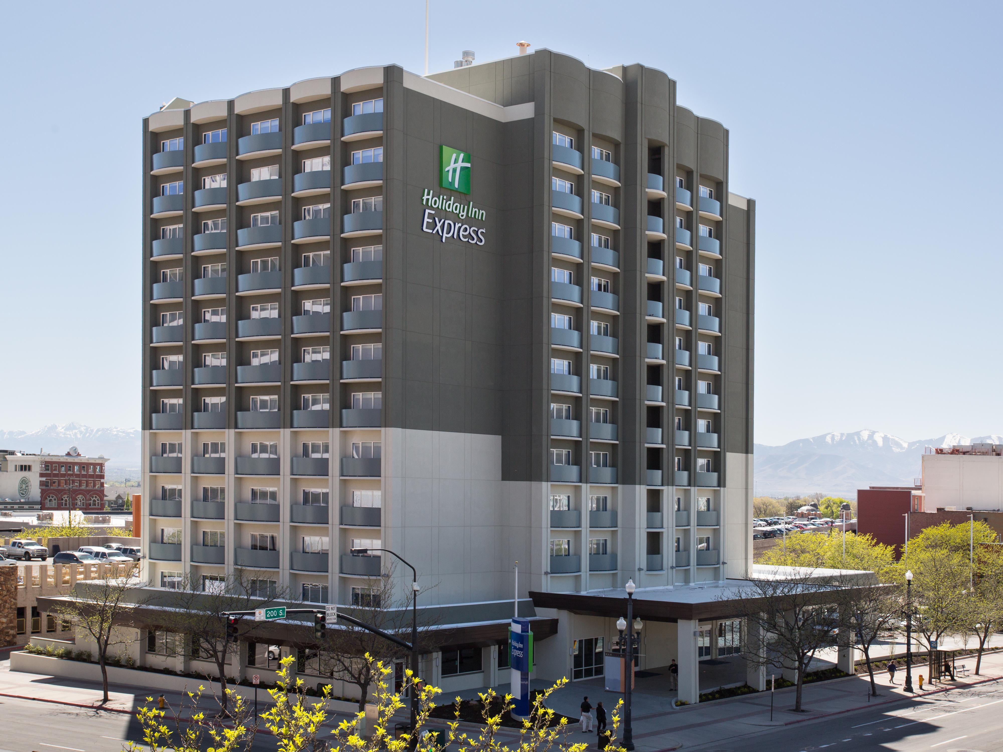 Hotel in Albuquerque, New Mexico | Holiday Inn Express & Suites ...