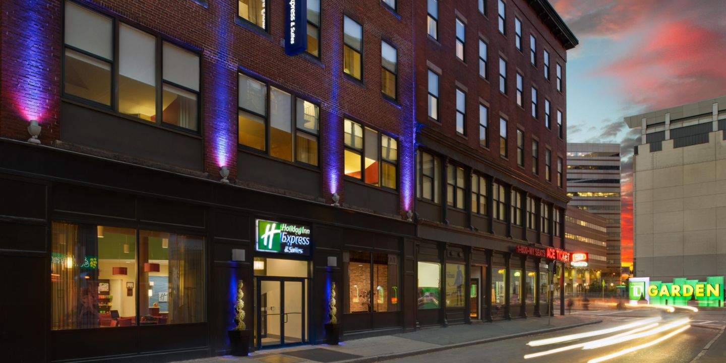 Boston Hotels: Holiday Inn Express & Suites Boston Garden Hotel in ...