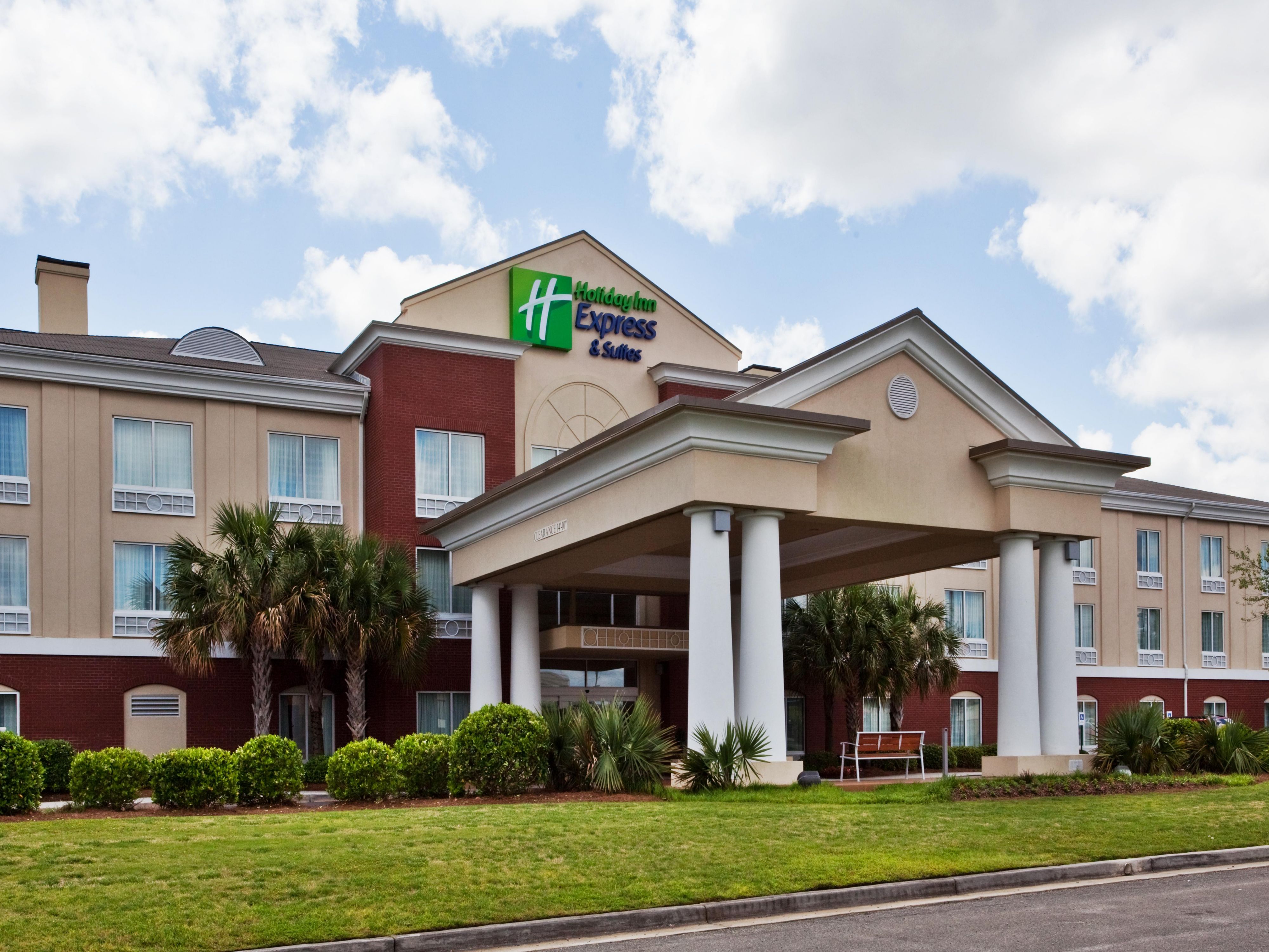 Holiday Inn Express & Suites Dublin Hotel by IHG