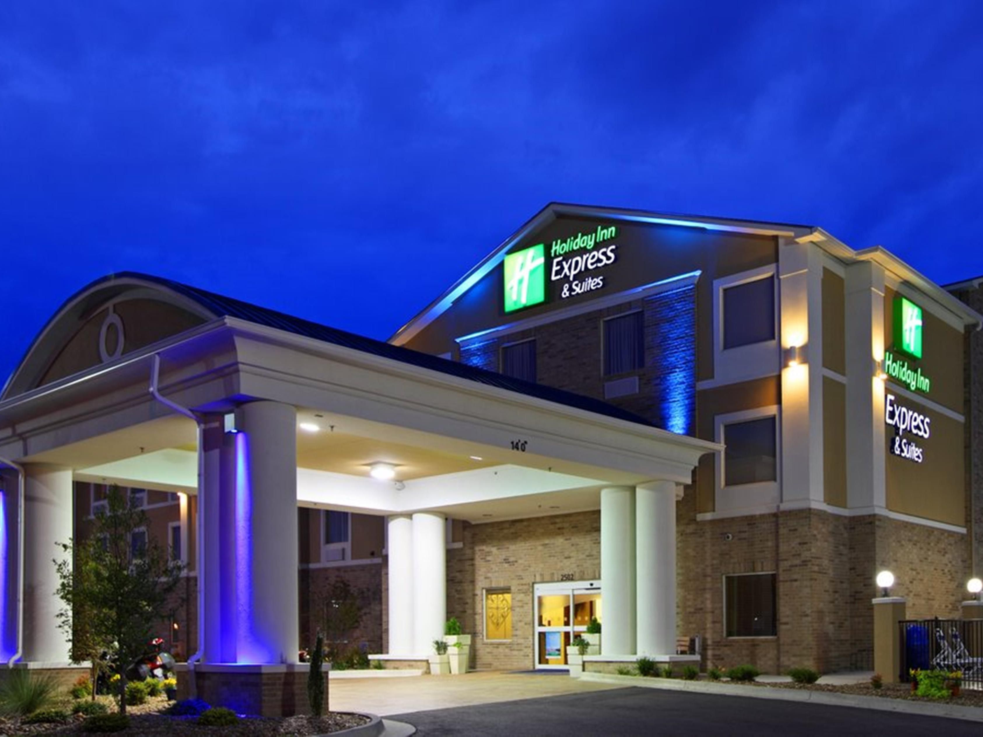 Hotels in North Phoenix, AZ | Holiday Inn Express & Suites Phoenix ...
