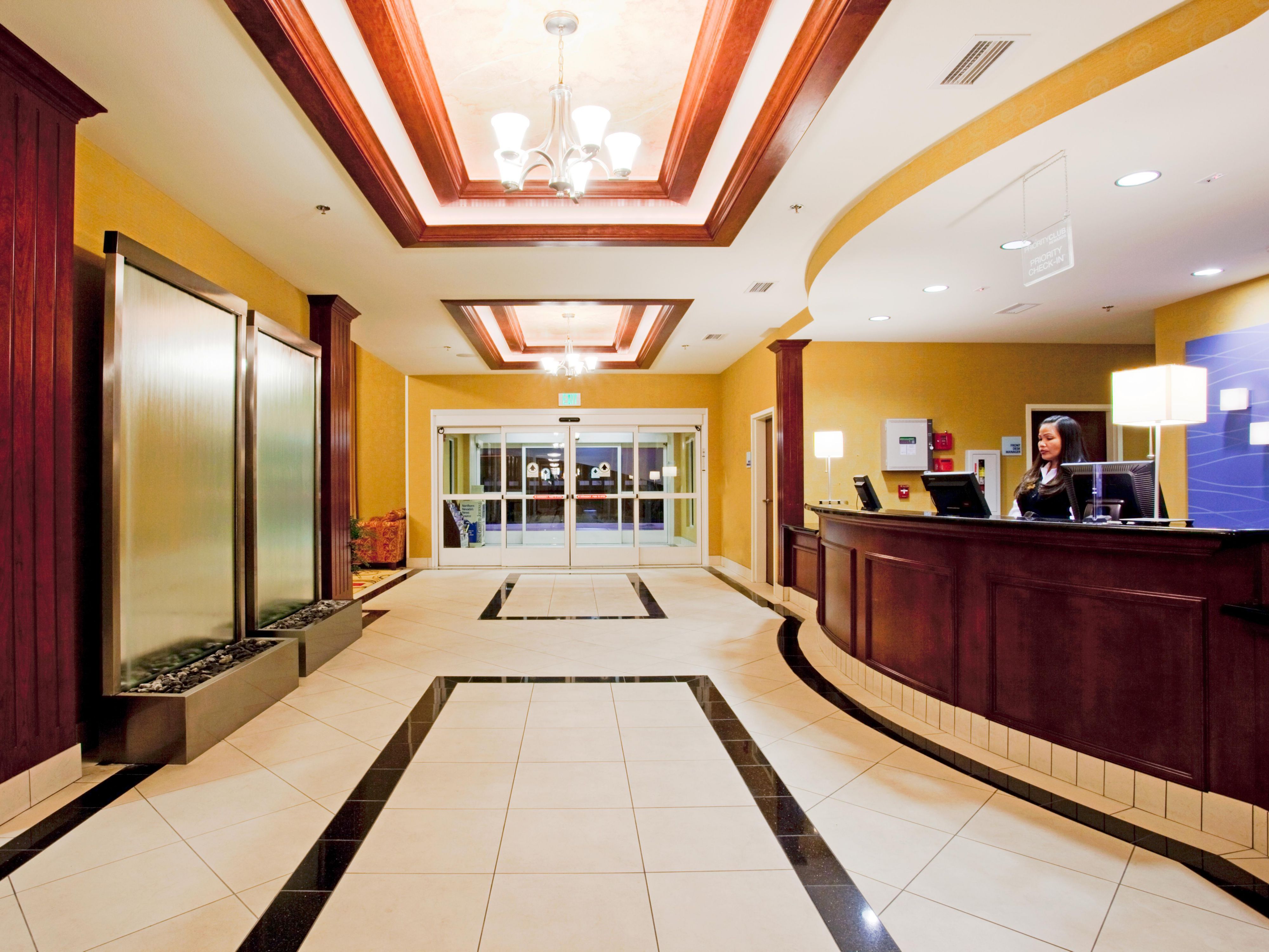 Holiday Inn Express & Suites Reno Airport IHG Hotel