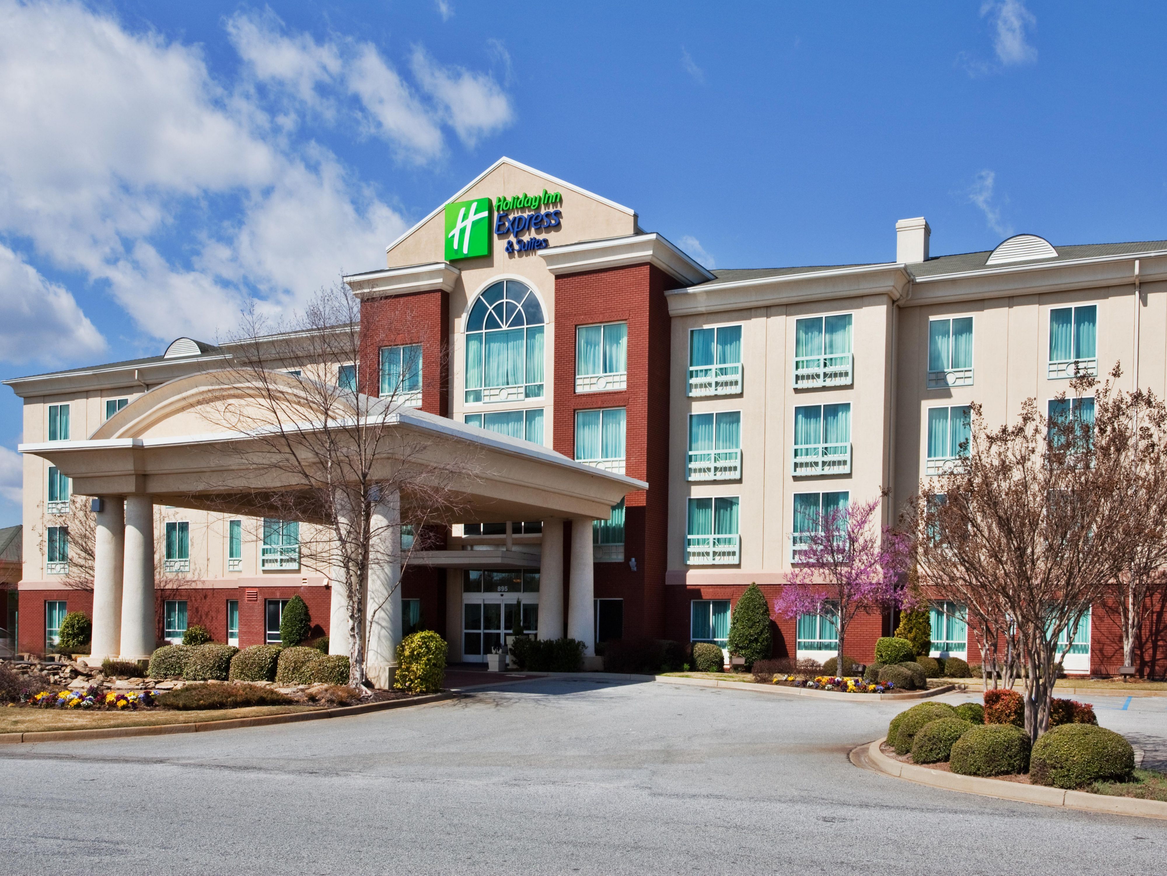 Holiday Inn Express & Suites I-26 & Us 29 At Westgate Mall Hotel in ...