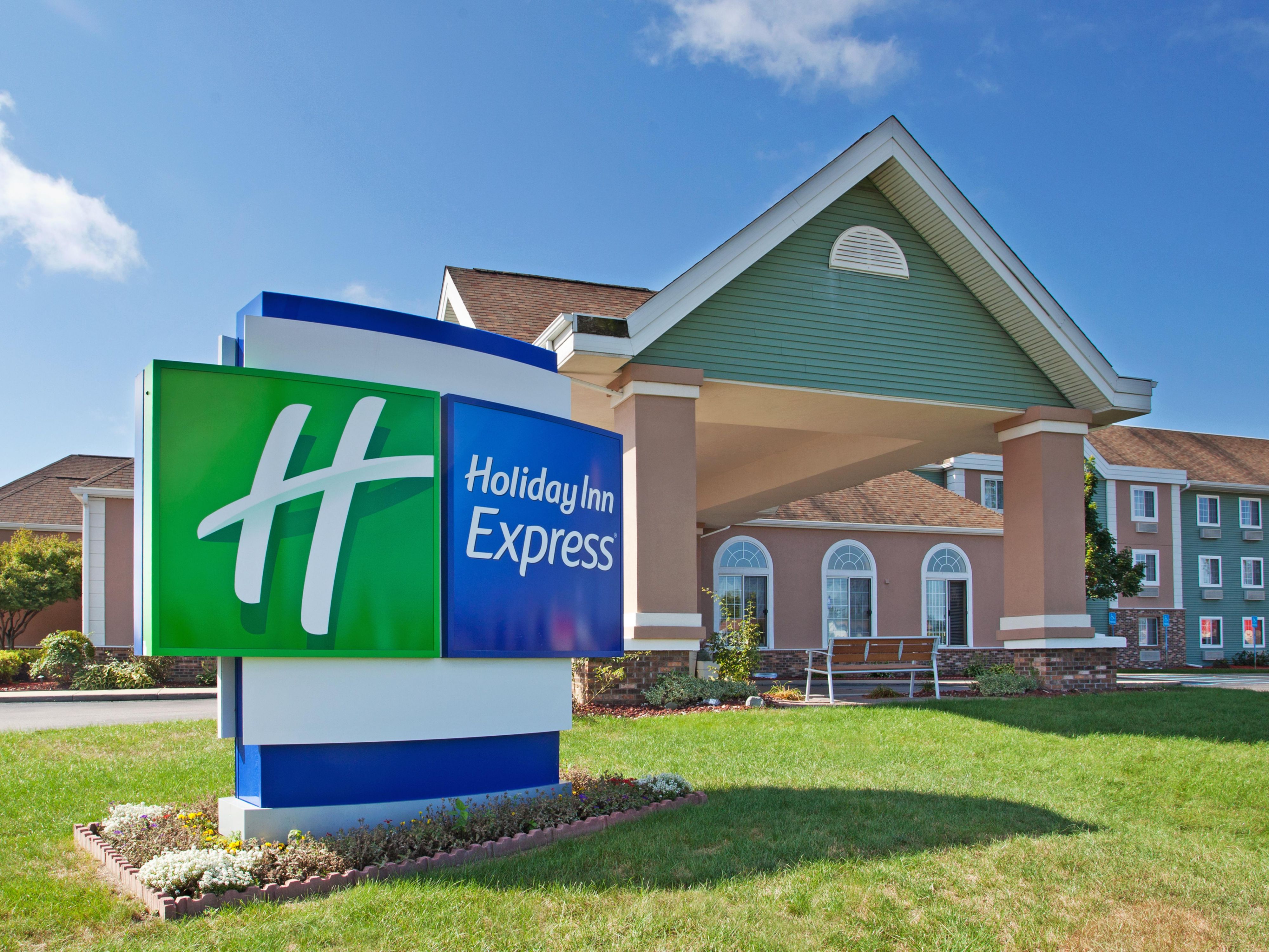 Holiday Inn Express Birch Run Michigan Hotel near Birch Run Outlet Mall