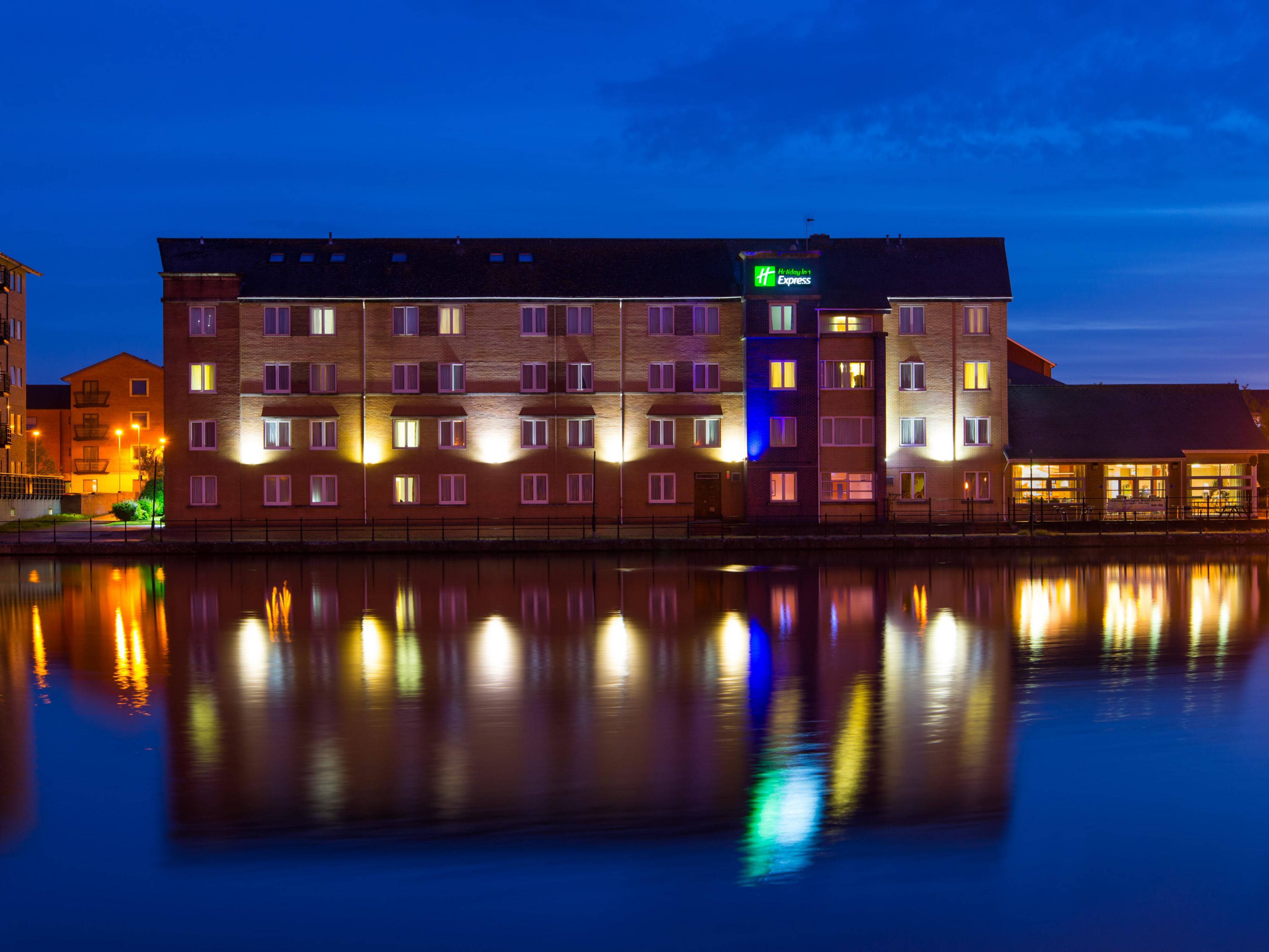 Cardiff Bay Hotels Holiday Inn Express Cardiff Bay