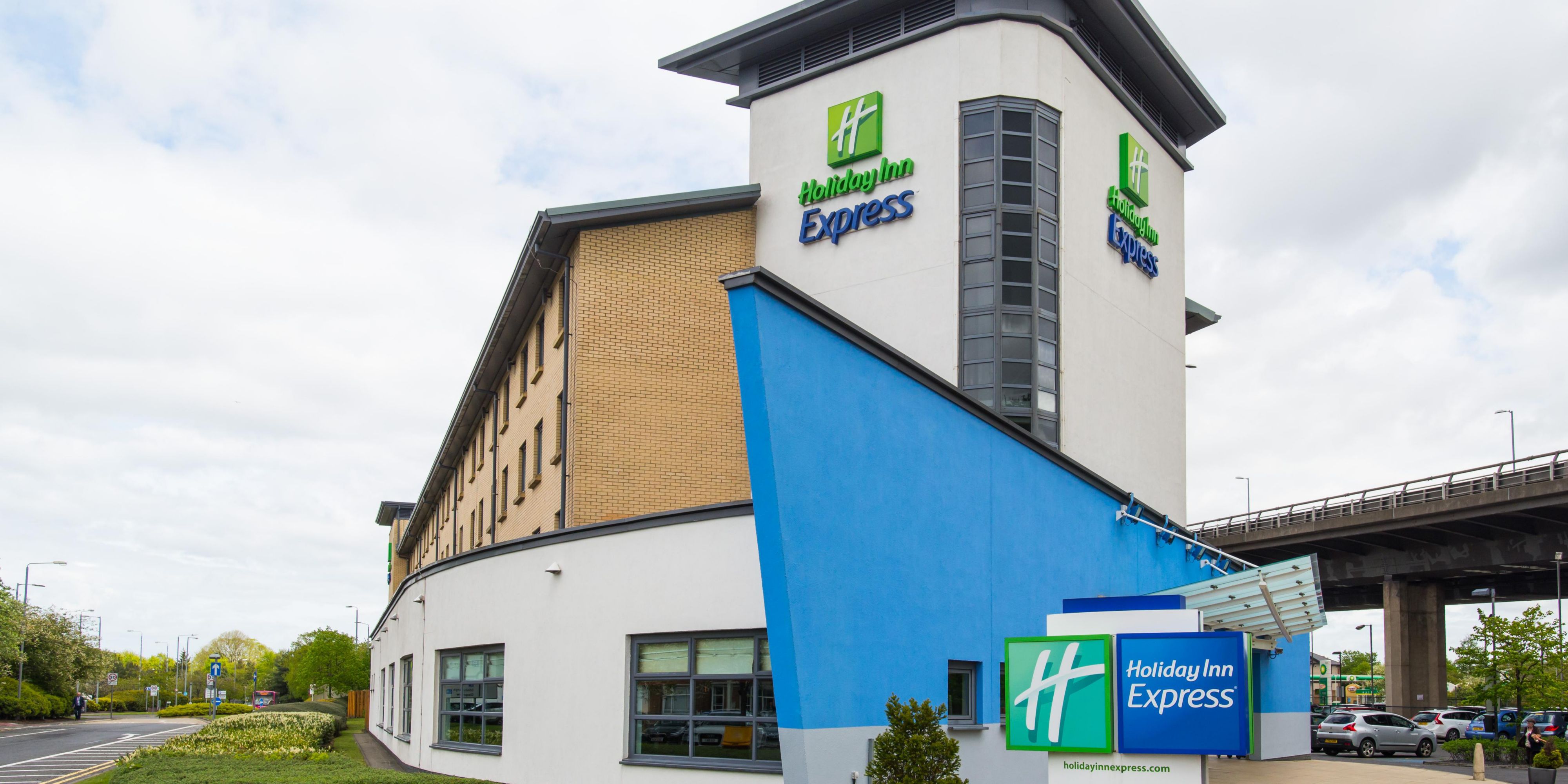 Holiday Inn Express Glasgow Airport Map & Driving Directions