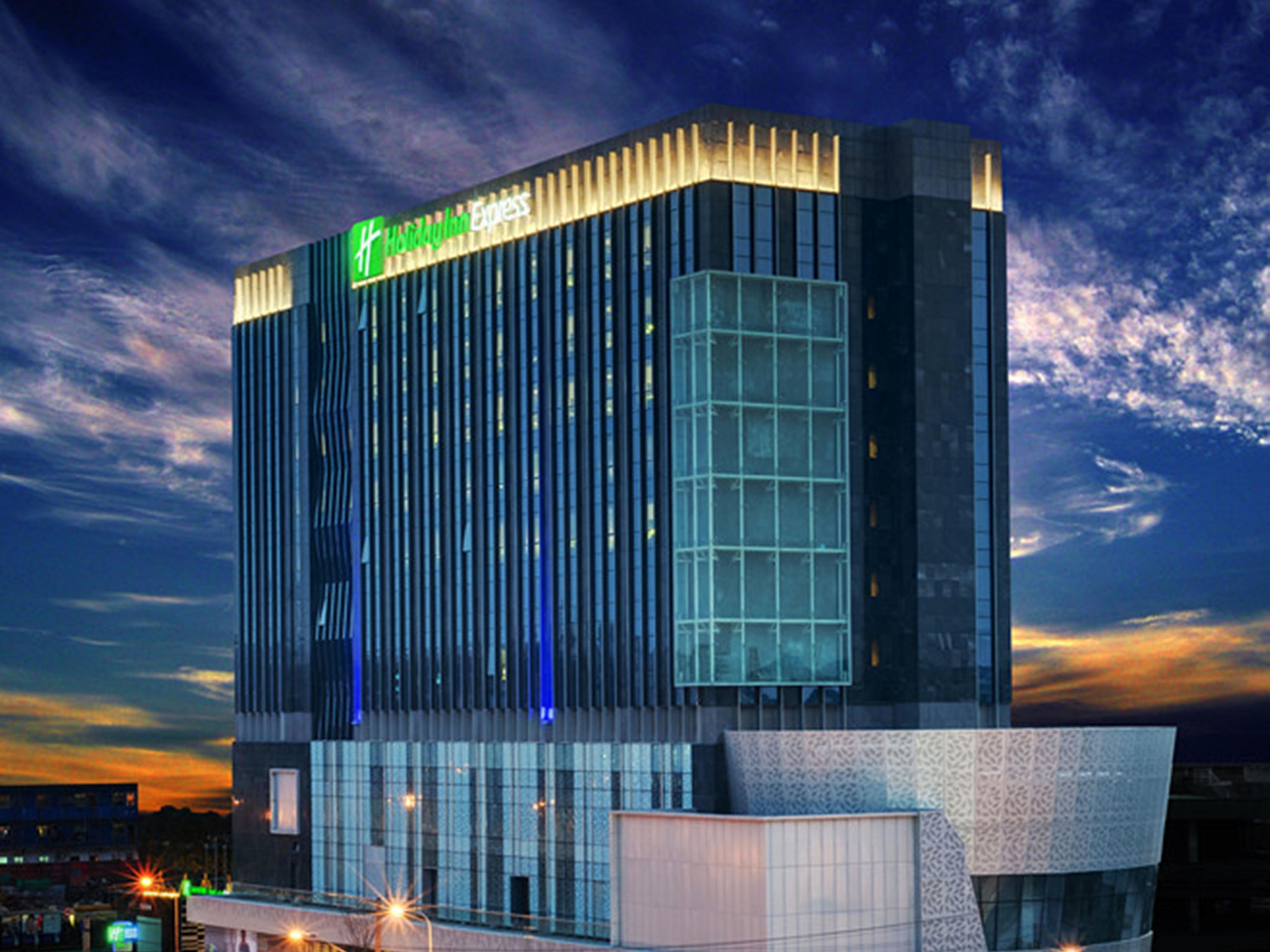 Holiday Inn Express Shanghai Jinsha - Hotel Reviews & Photos