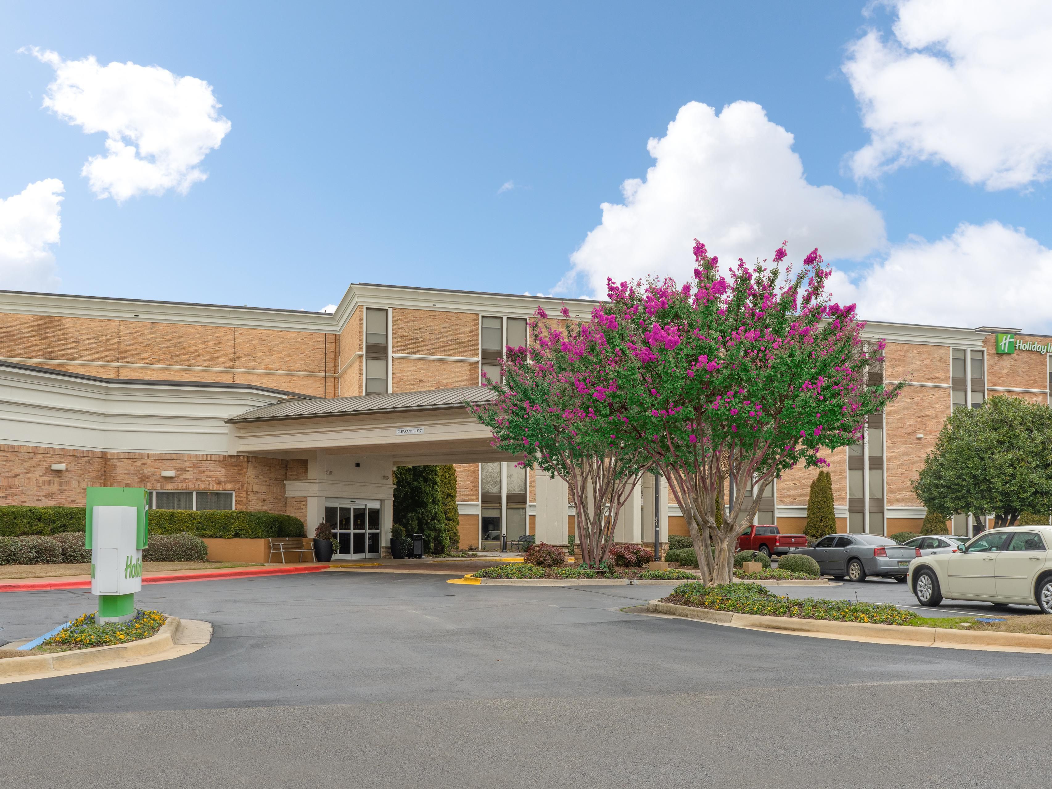 Huntsville Hotel near Huntsville Airport | Holiday Inn Huntsville ...