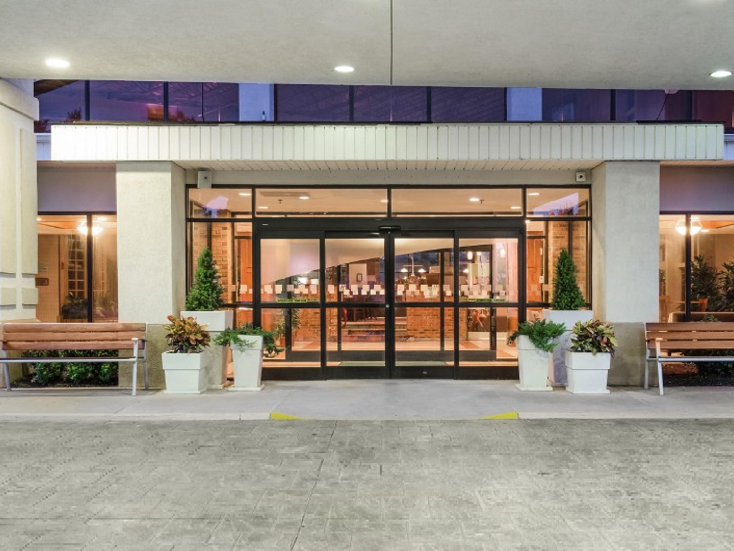 Holiday Inn Roanoke - Valley View Hotel by IHG